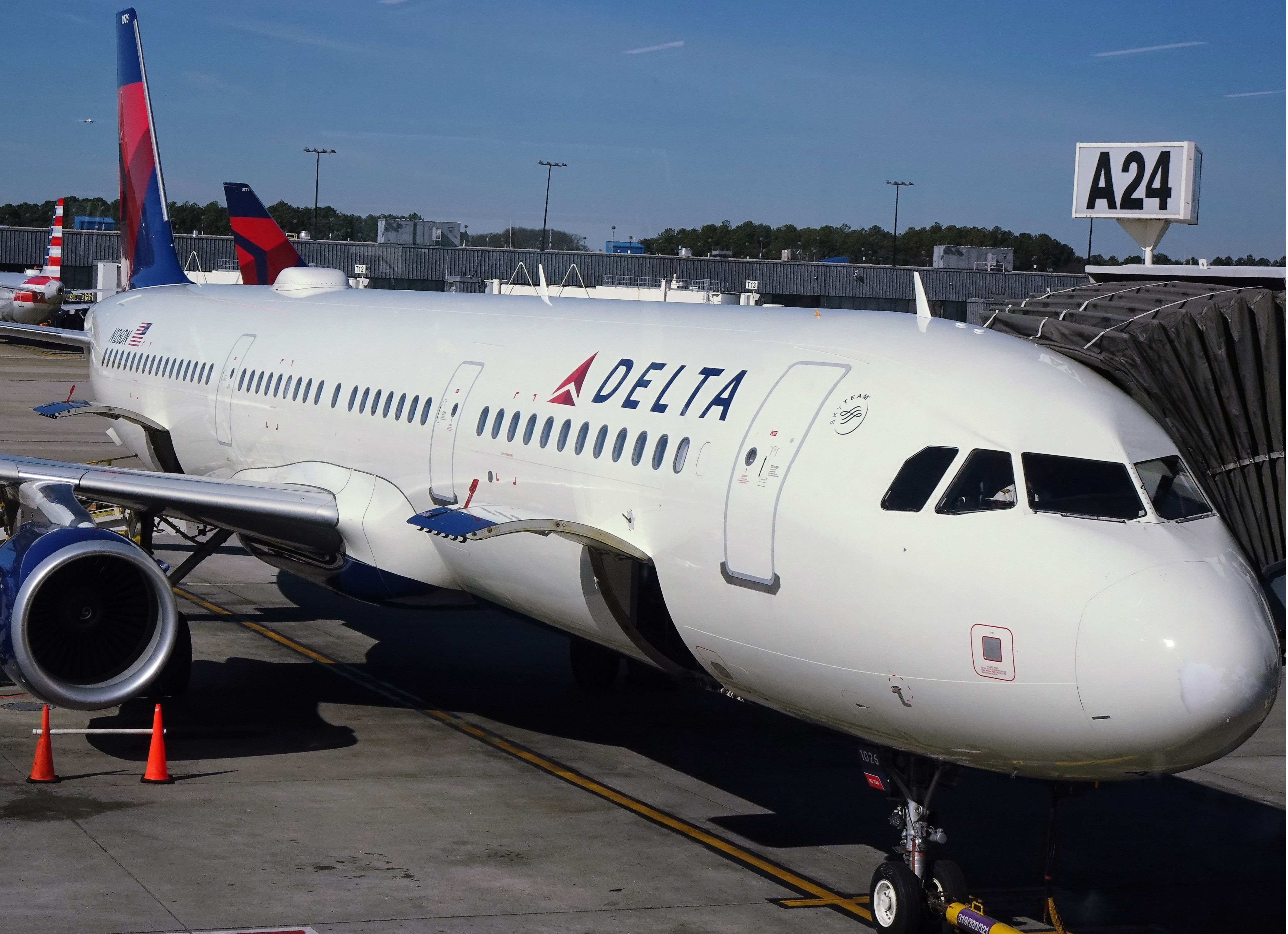 Delta Air Lines Airbus A321 palaa huoltoon, kun matkustamon haju sai ...